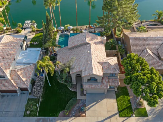 Stunning Lake Views And Luxurious Amenities - Exquisite Family Escape - Gilbert, AZ