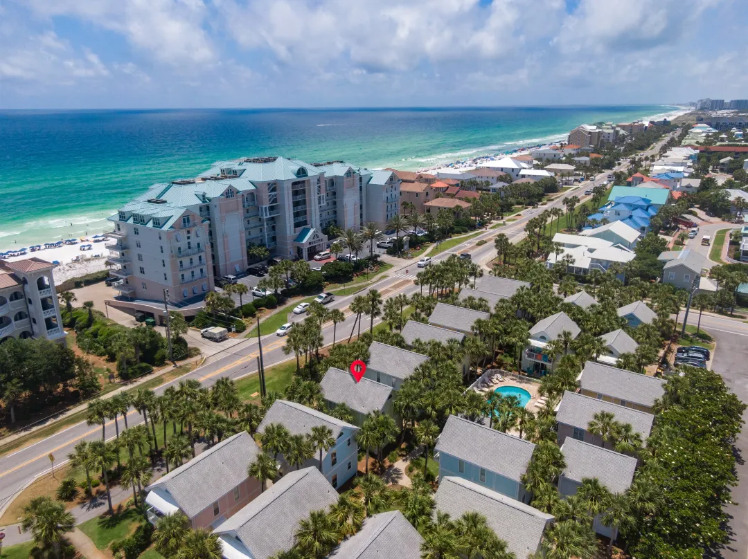 Steps To Beach | Charming Top Floor Destin Rental - Destin, FL