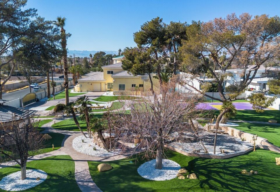 15,000 sqft Mansion 5 min from strip! 1.5 acre compound., Las Vegas ...