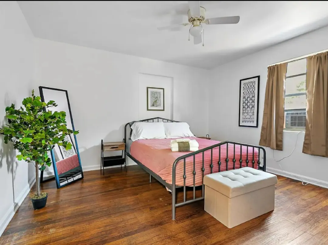 Cozy Retreat With Modern Amenities - Inviting And Charming - Orange Park