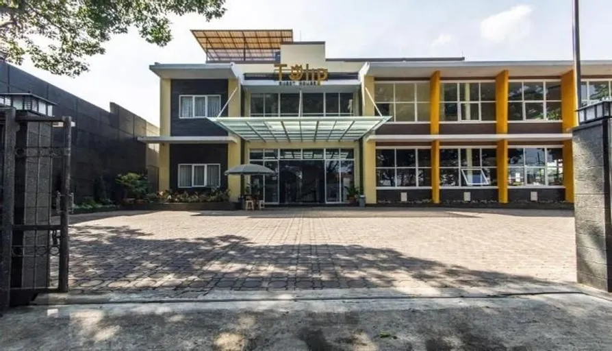 Tulip Guest House - Bandung
