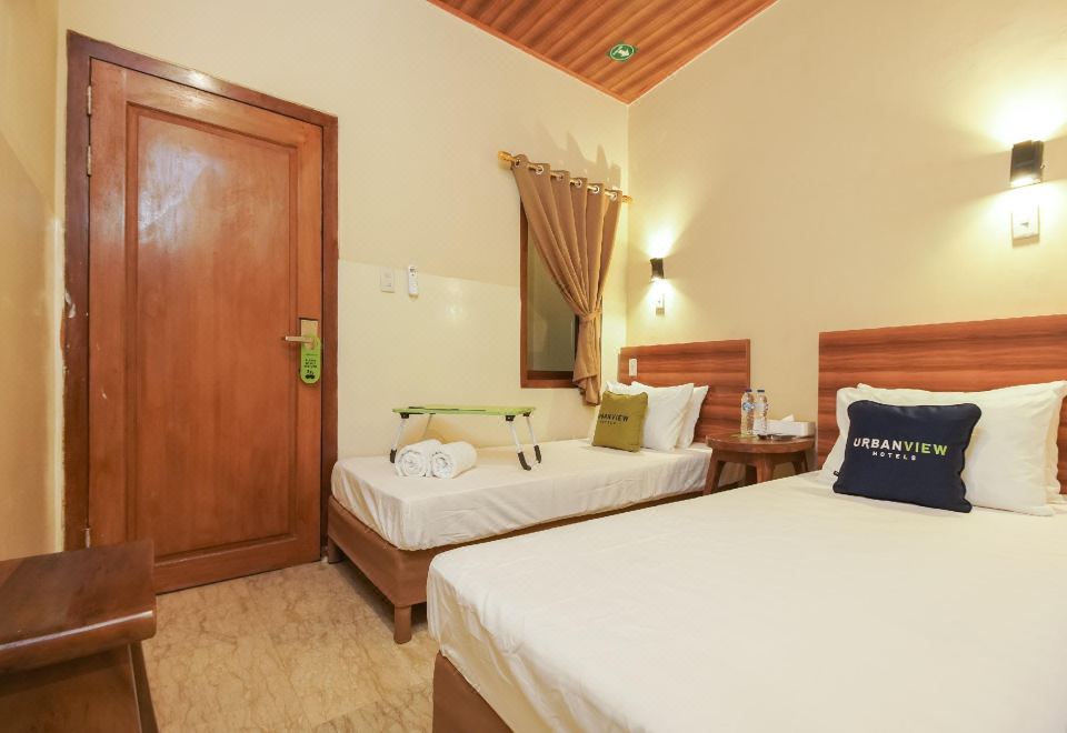 Urbanview Hotel Cantee Halim Perdanakusuma by RedDoorz, Jakarta Timur ...