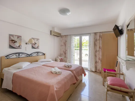 Leonardos Apartments - Paros