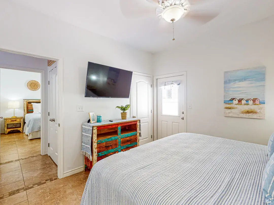 Shared Pool, Near Beach, Pet Friendly - Port Aransas, TX