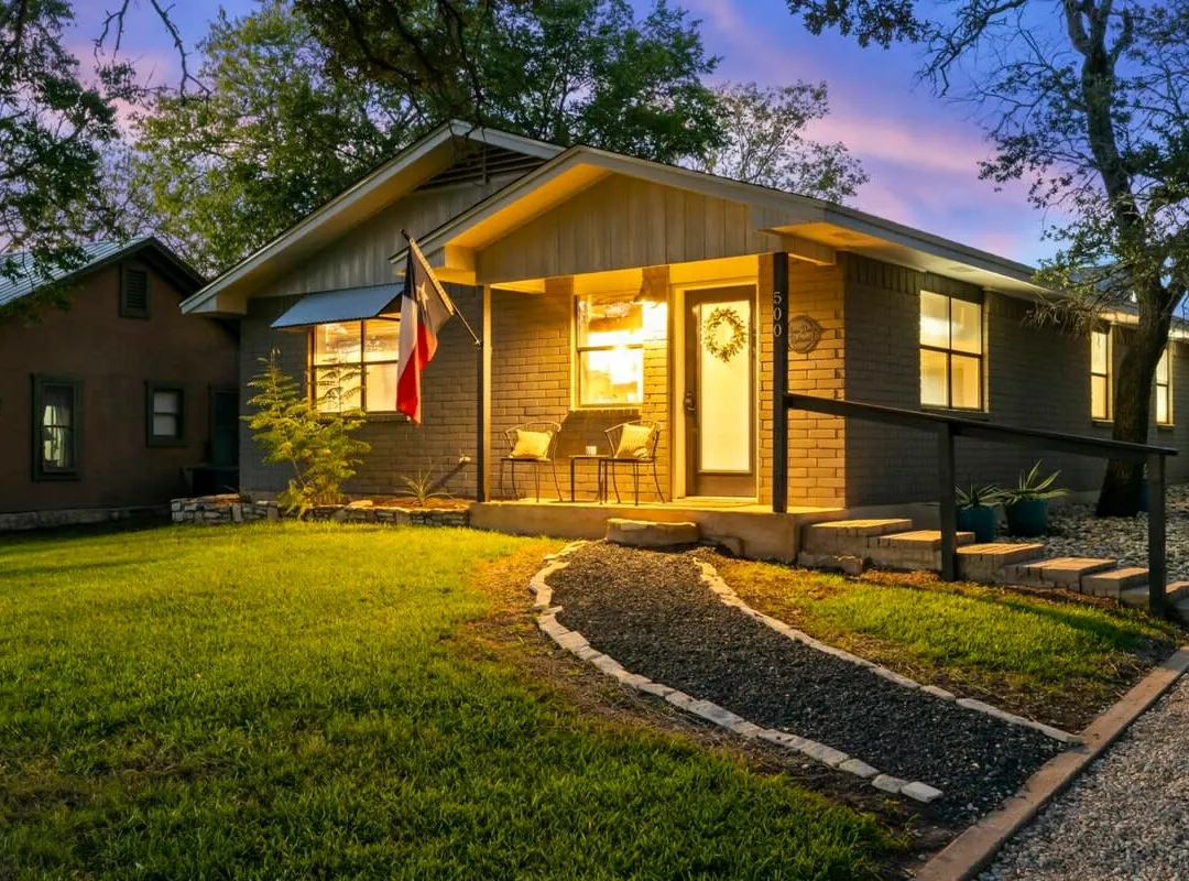 Hot Tub And Game Room For Ultimate Relaxation - Luxurious Escape - 弗雷德里克斯堡