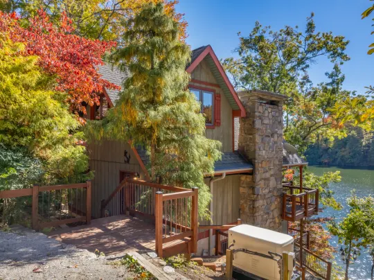 Breathtaking Views And Cozy Comfort - Charming Lake Escape - Lake Lure, NC