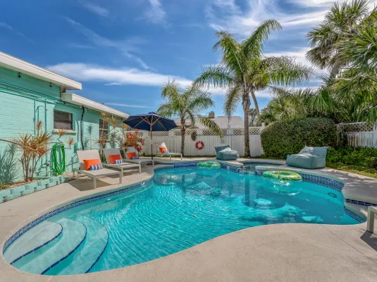 Heated Pool And Cozy In-law Suite - Spectacular Beachside Retreat - Daytona Beach Shores, FL