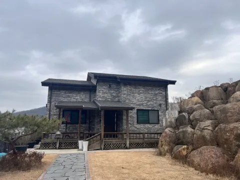 Anseong Yongseol Lake Tourist Farm - Daejeon