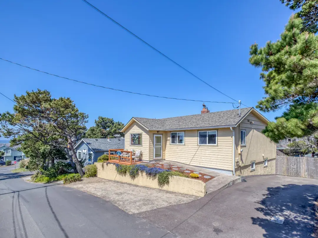 Peaceful Backyard And Double Oven - Charming Coastal Retreat - Neskowin, OR