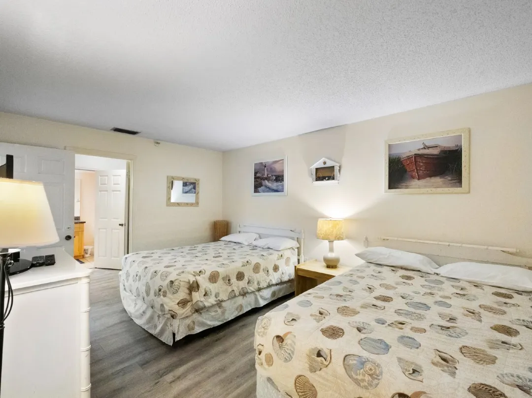 Beach View - John's Pass - Madeira Norte #208 - Treasure Island, FL