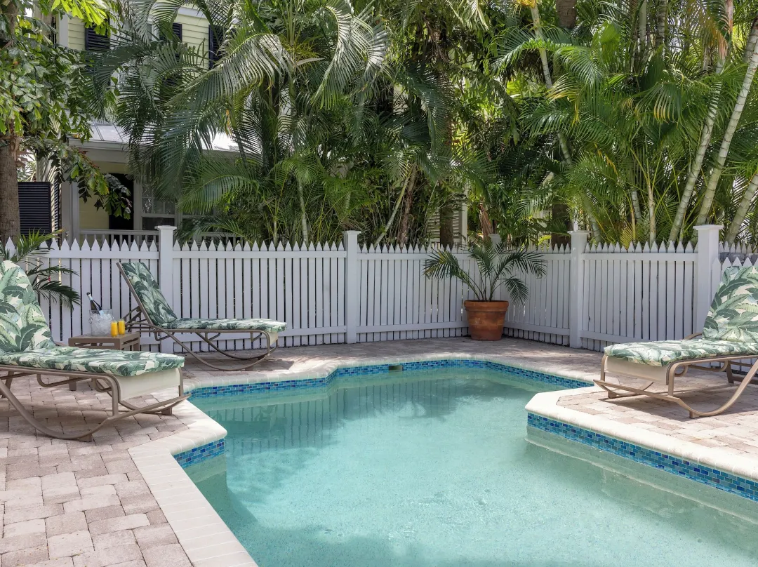 Weatherstation Inn Circa 1911 - Key West