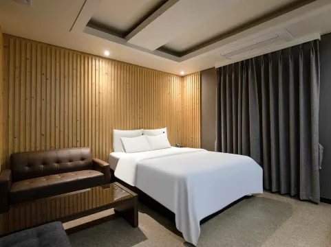 Incheon  Hotel Yeogiuhtte - Seoel