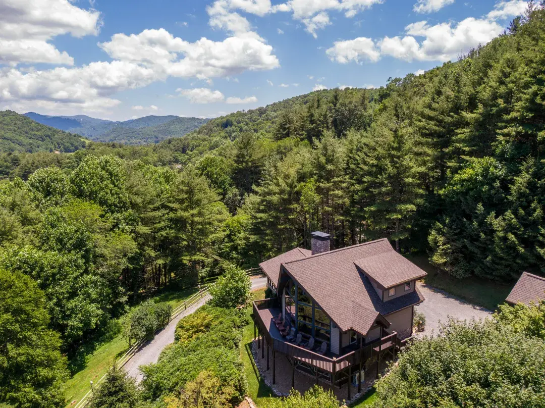 Scenic Views, Hot Tub And Game Room Oasis - Stunning Getaway - Sugar Mountain