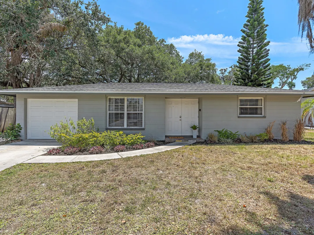 Afterdune Delight | Pet-friendly W/ Backyard + Lanai - Sarasota, FL