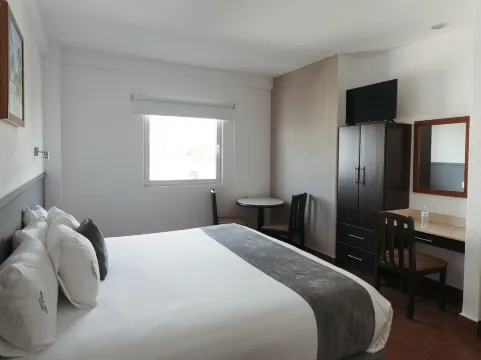 Hoteles ÚNico Express - León, México