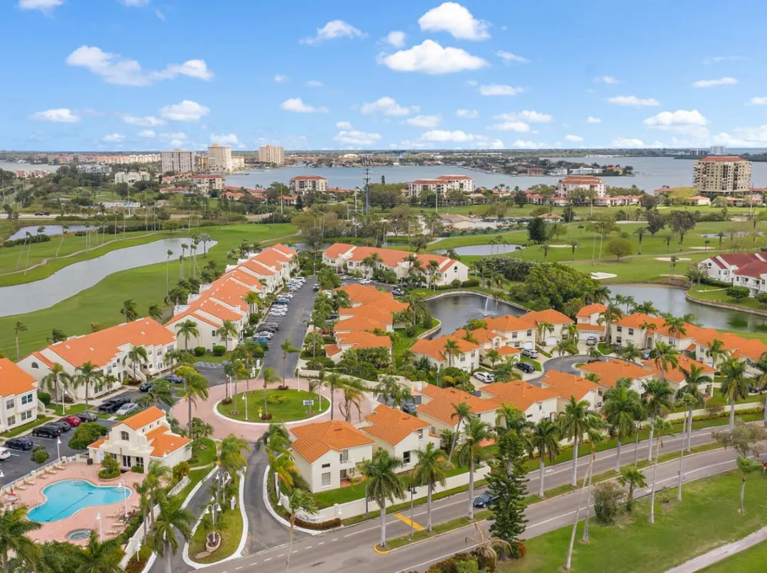 Golf Course Views And Lovely Pool And Spa - Stunning Oasis - Saint Petersburg, FL