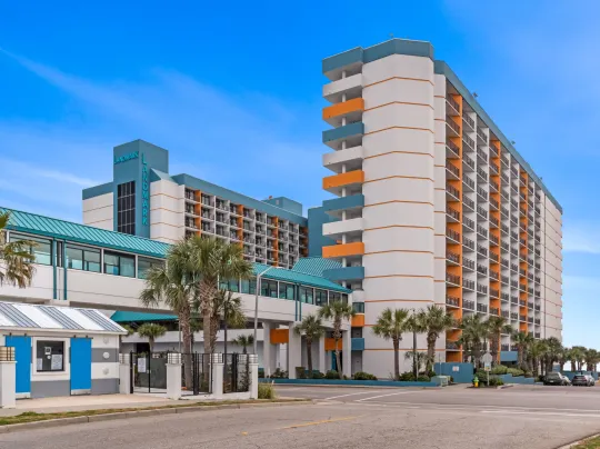 Stunning Views And Resort Amenities - Gorgeous Oceanfront Getaway - Myrtle Beach