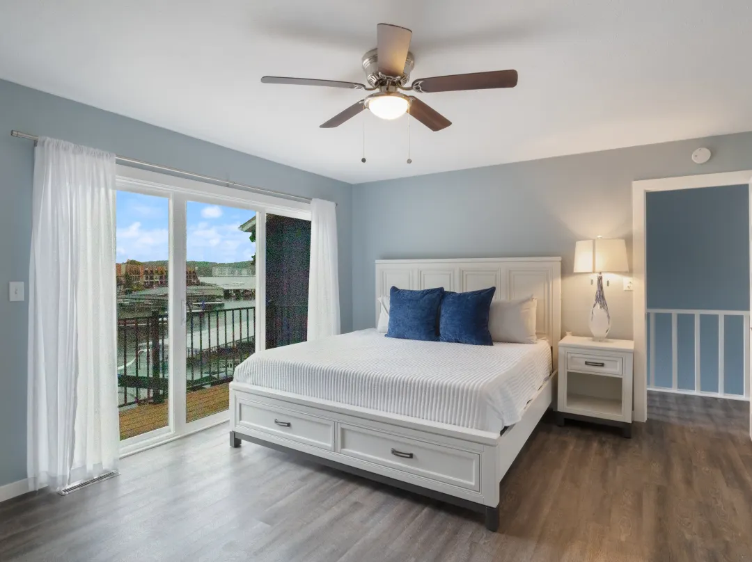 Wave-free Swimming And Prime Location Fun - Tranquil Cove Oasis - Osage Beach, MO