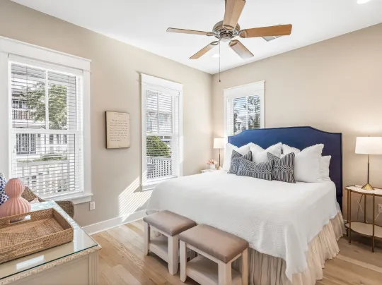 Designer Home With Screened Porch And Outdoor Fireplace - Stylish Retreat - Seaside, FL