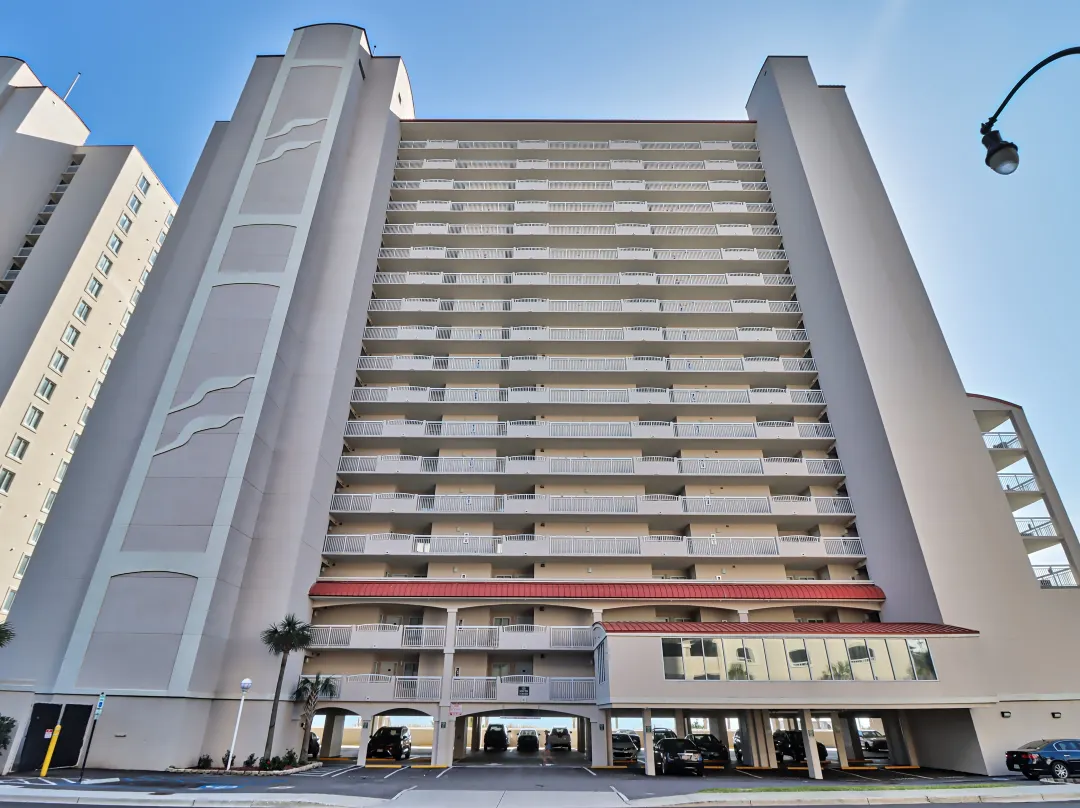 Stunning Oceanfront Haven - Beachfront, Pool, Hot Tub, Wifi - North Myrtle Beach