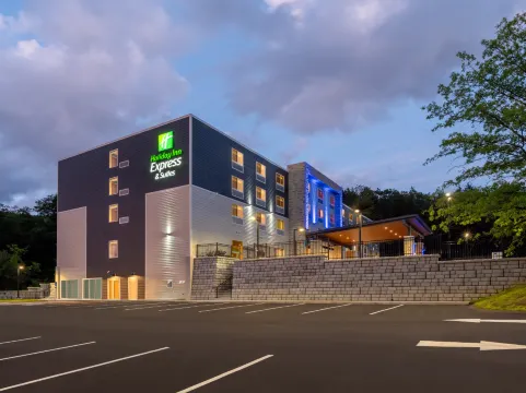 Holiday Inn Express & Suites Pittsfield-lenox-berkshires By Ihg - Lenox, MA