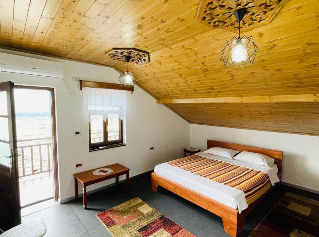 Denis House - Private Rooms & Guesthouse Gjirokastra - Gjirokaster