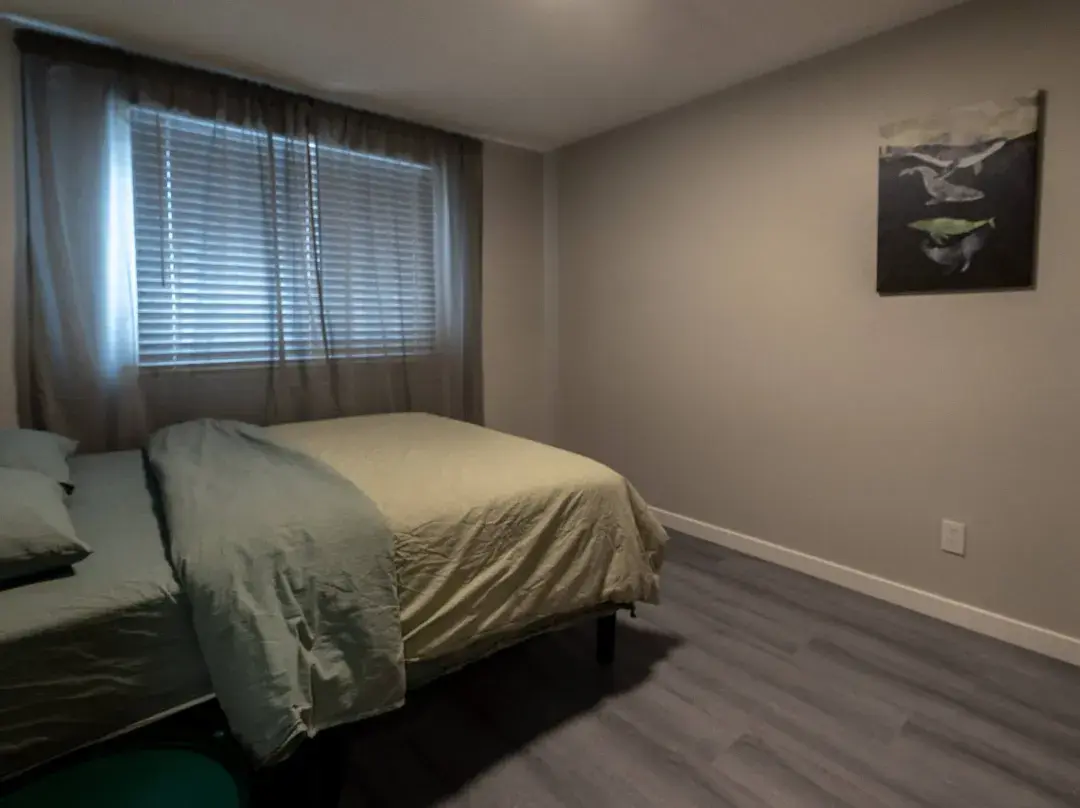 Suite Pour Invités à Proximité De L'avenue Whtye - Edmonton