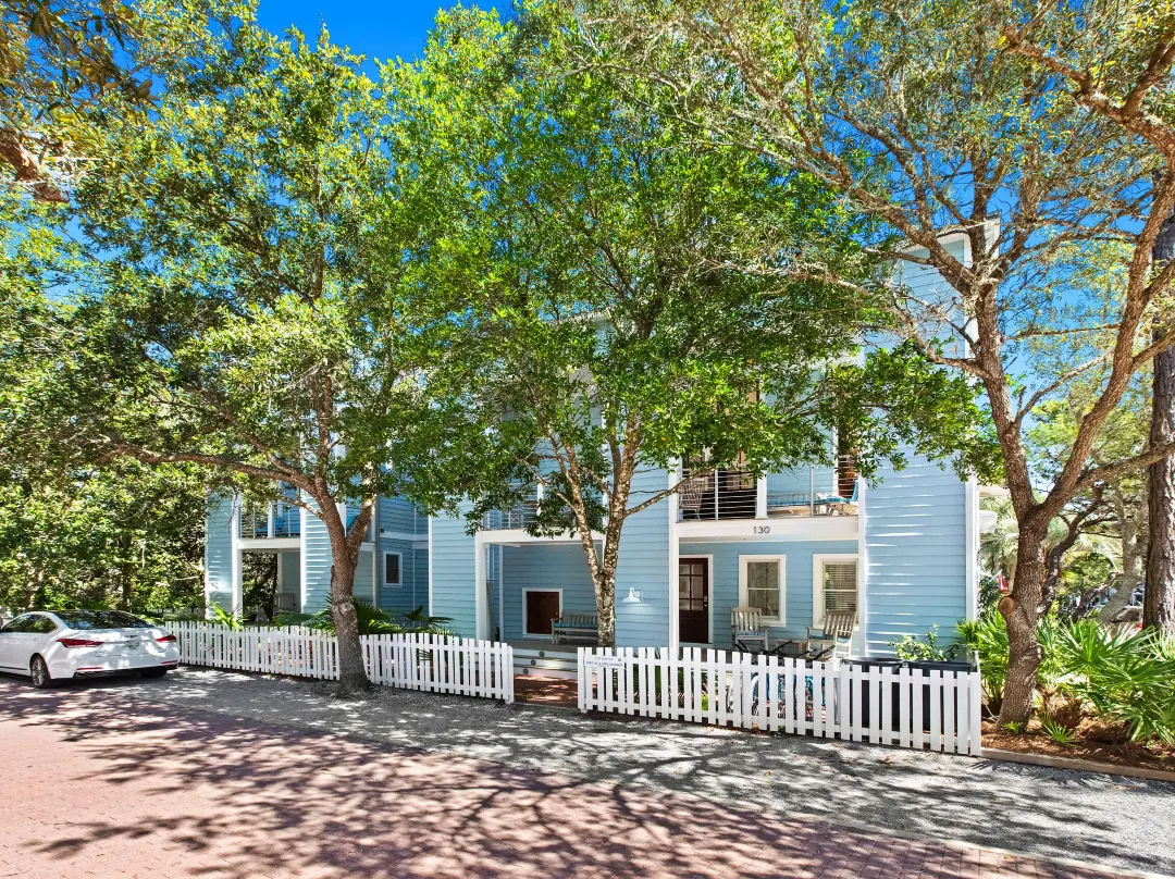 Access To Largest Pool And Beach Passes Included - Charming Coastal Haven - Seaside, FL