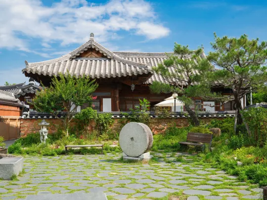 Jeonjuhanogmaeul Ilragdangsarangcae - Jeonju-si