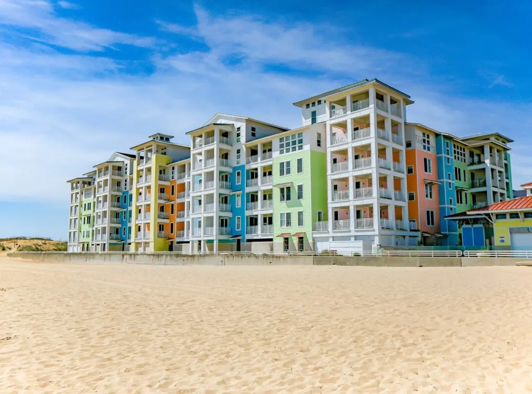 Serene Sanctuary With Pools And Courtyard Grills - Tranquil Haven - Virginia Beach