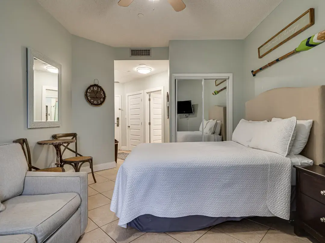 Beachfront Access And Cozy Patio - Charming Surfside Sanctuary - Miramar Beach, FL