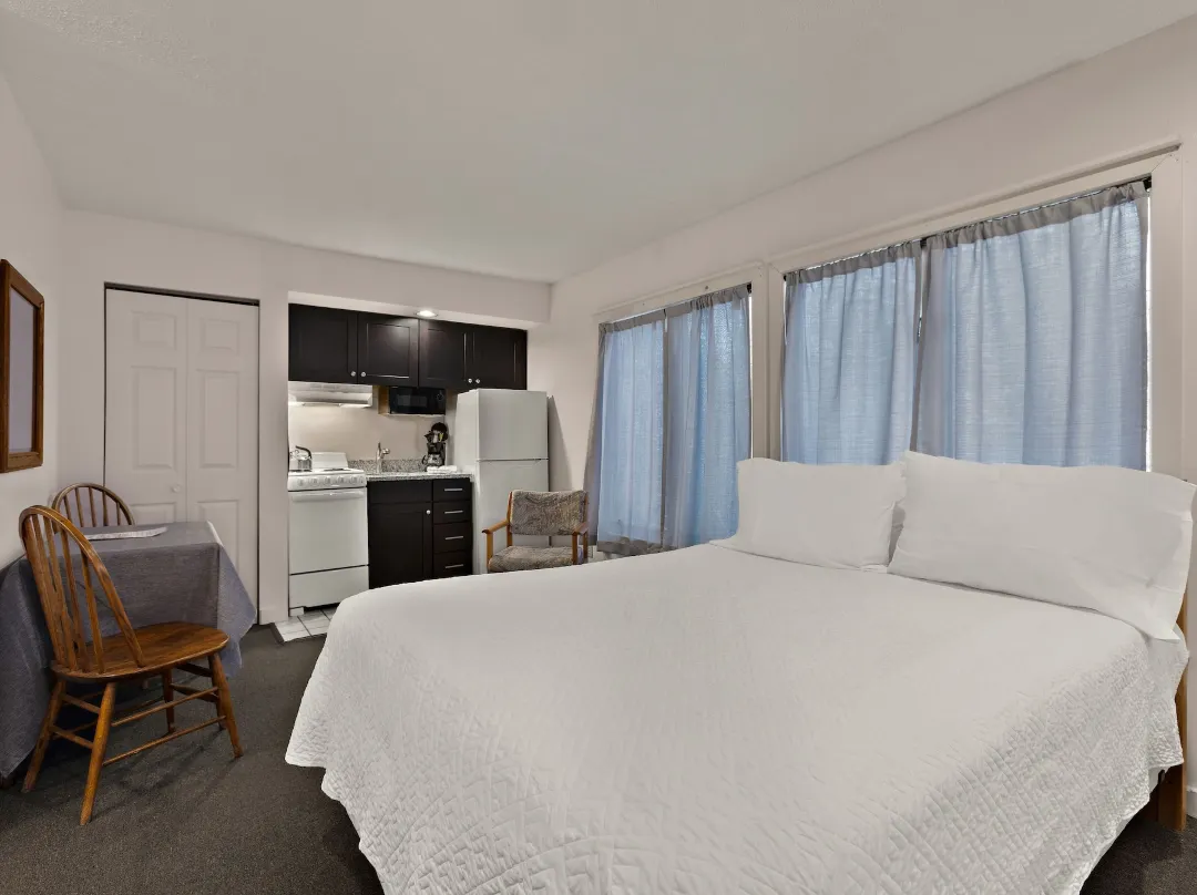 Traverse Bay Inn - Elk Rapids, MI