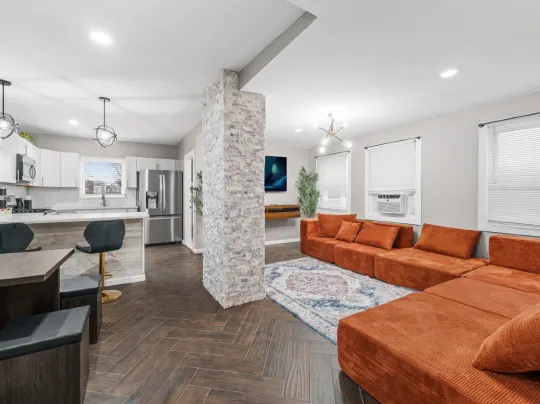 Charming Oasis With Cold Plunge And Fire Pit - Spacious Modern Retreat - Newark, NJ