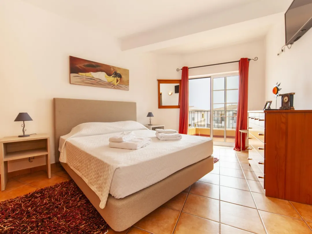 L 04 - Bedroom 4 Western Mos Guesthouse - Lagos, Portugal