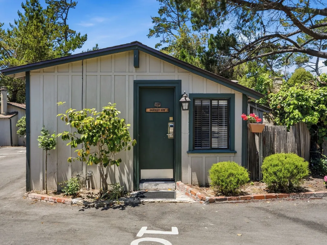 Carmel Resort Inn - Monterey, CA