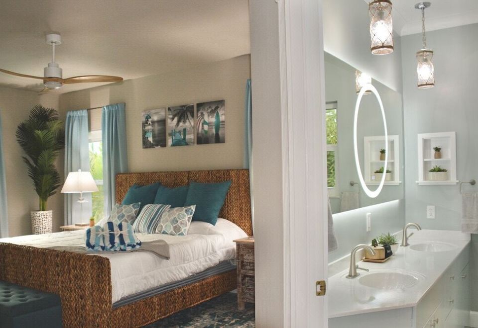 Luxury Island Escape @ Palm Tree Villa: Private Rooftop Deck ...