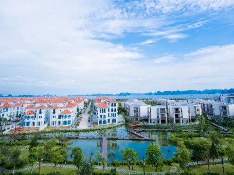 Ha Long Essence Classic Hotel - Hạ Long