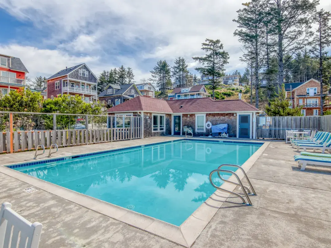 Stunning Ocean Views And Hot Tub - Luxurious Coastal Retreat - Lincoln City, OR