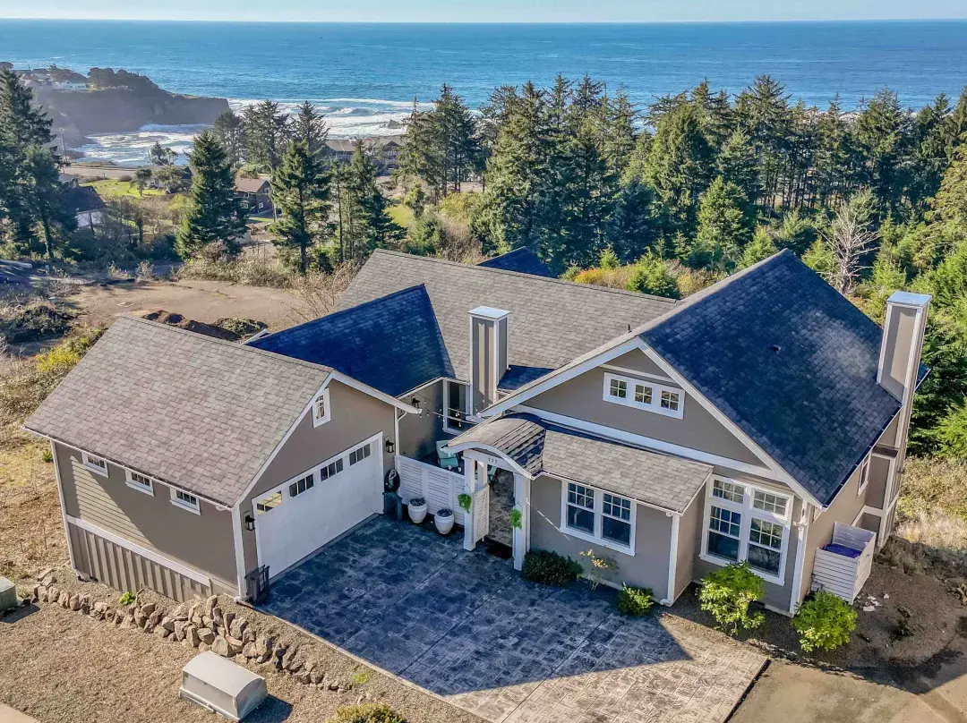 Ocean View Living Room And Gourmet Kitchen - Exquisite Coastal Haven - Depoe Bay, OR