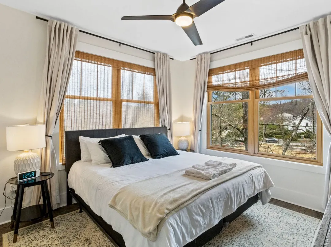 Private Hot Tub And Live Edge Bar - Stunning Modern Retreat - Blowing Rock, NC