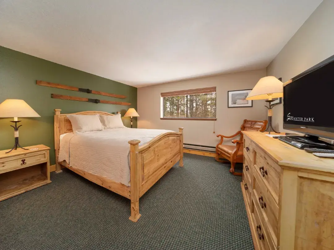 Charming Mountain Retreat With Cozy Deck And Modern Amenities - Inviting Escape - Winter Park, CO