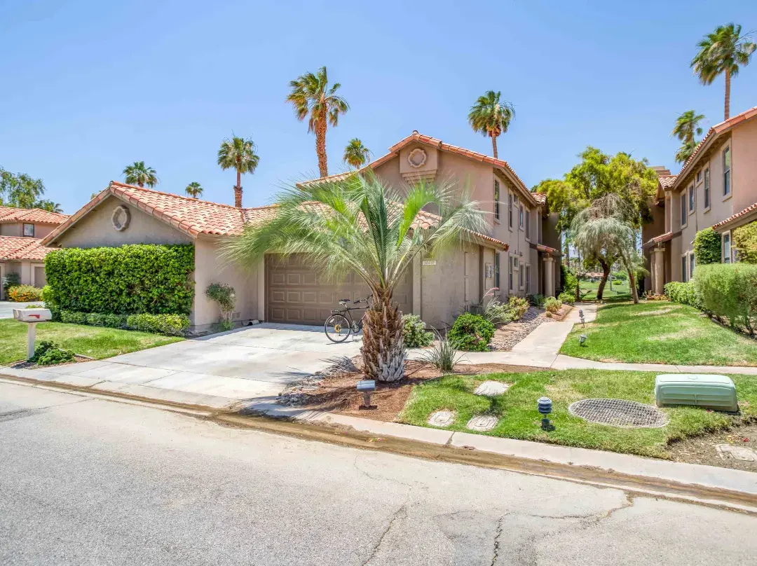 Stunning Golf Course And Lake Views - Charming Scenic Hideaway - Palm Desert, CA