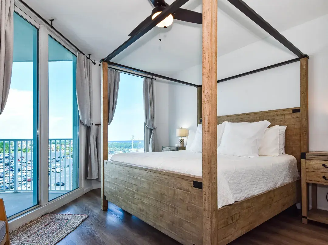 Resort Amenities And Spacious Living - Stylish Beach Retreat - Destin, FL