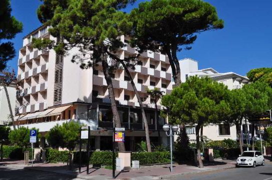 Hotel Corona Milano Marittima: offerte e recensioni 2026 | Trip.com