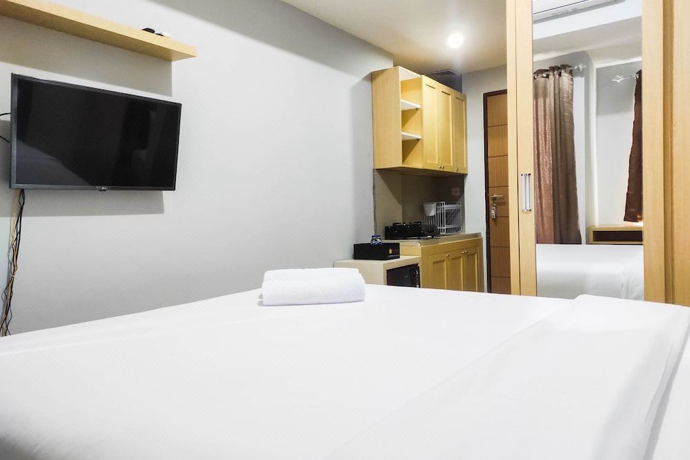 Comfy And Minimalist Studio At Vida View Apartment - Makassar