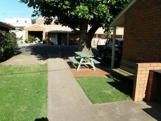 Shannon Motor Inn - 