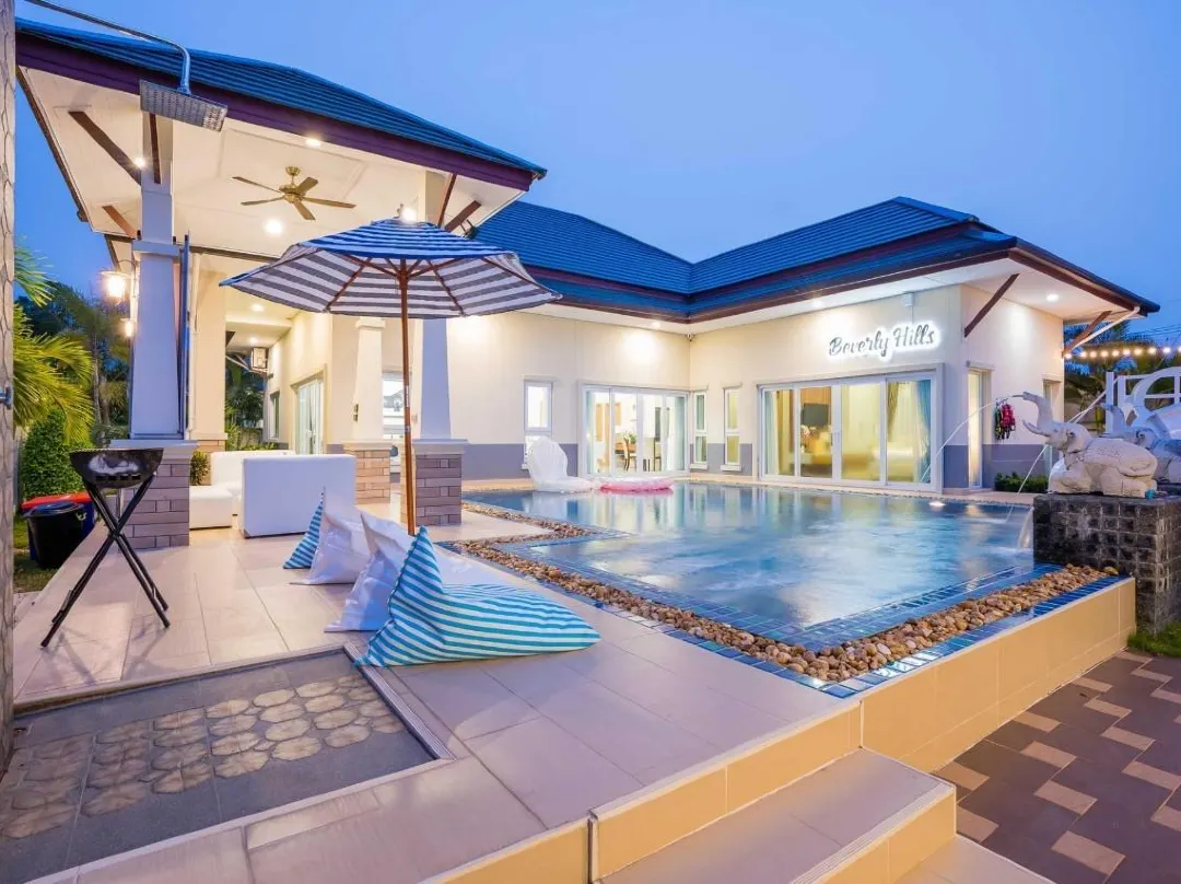 Beverly Hills Pool Villa - Pattaya City