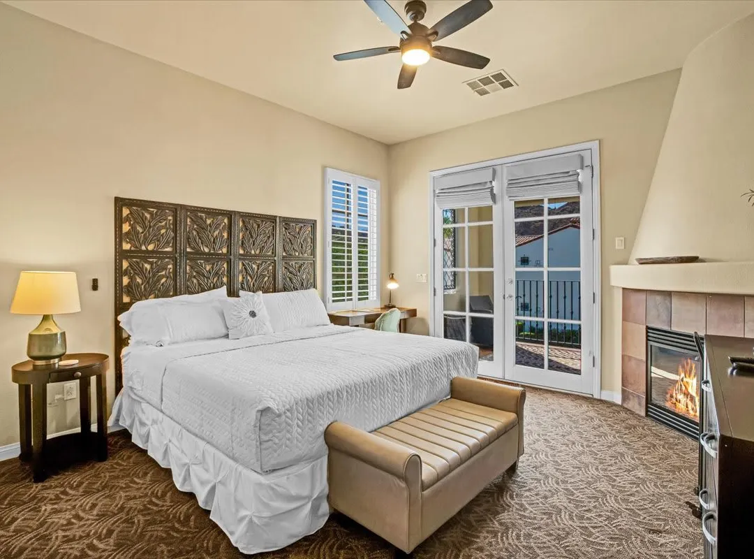 Spacious Private Patio And Access To Multiple Pools And Spa - Charming Retreat - Palm Desert, CA