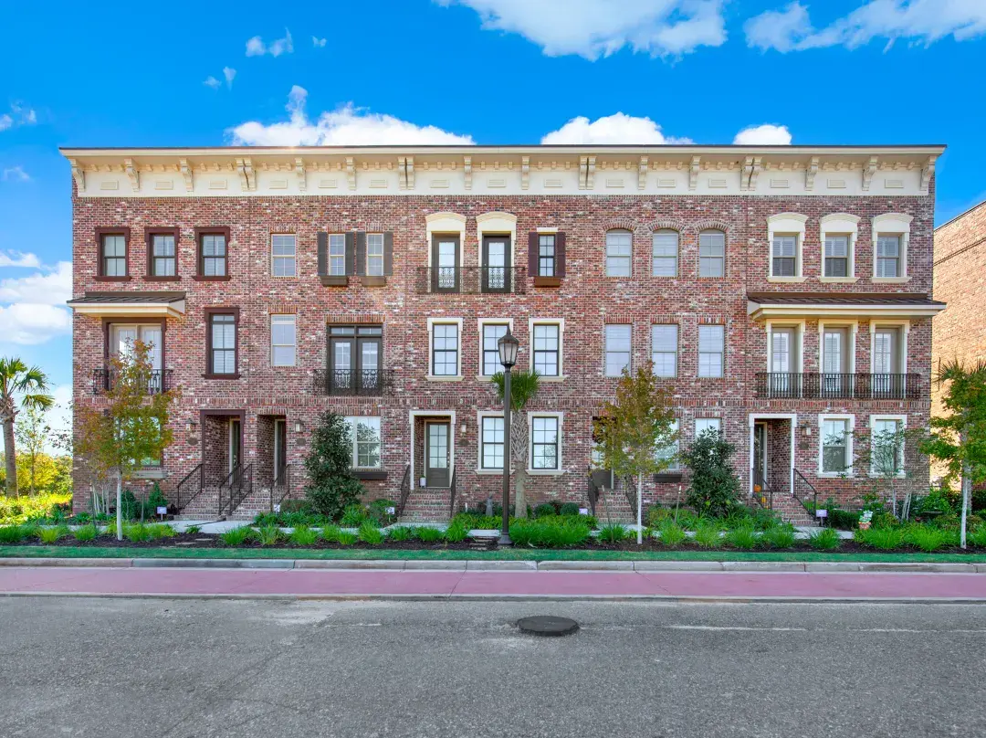 Elegant Retreat With Private Deck And Modern Sophistication - Luxurious Getaway - Bluffton, SC