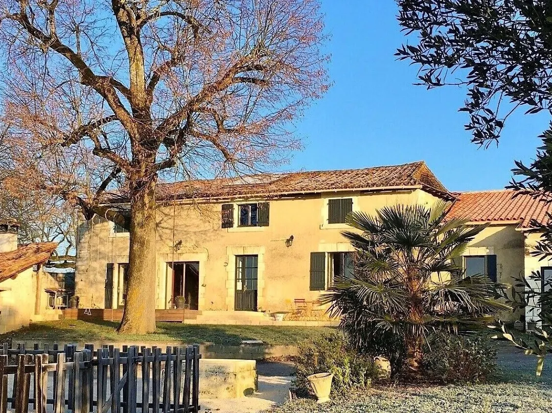 Casa Sana Maison D'hôtes Gite Et Hébergement Insolite éColo Proche Périgord Dans La Campagne Charentaise Sud - Charente